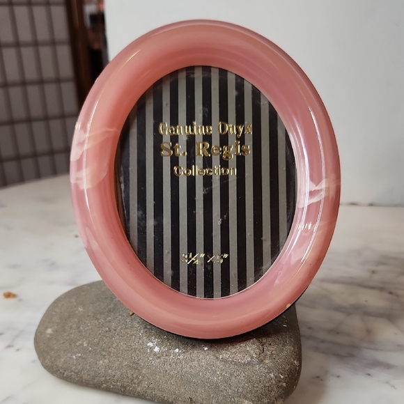 St Regis | Accents | Vintage Genuine Onyx Stregis Oval Frame 35 X 5 ...